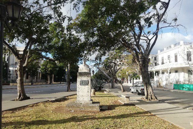 Monumento a Carlos Azcárate, el tributo de La Habana a un hombre ...